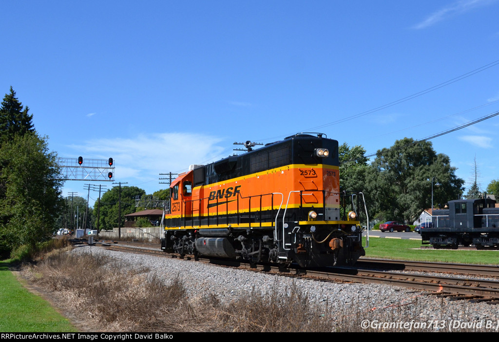 BNSF 2573